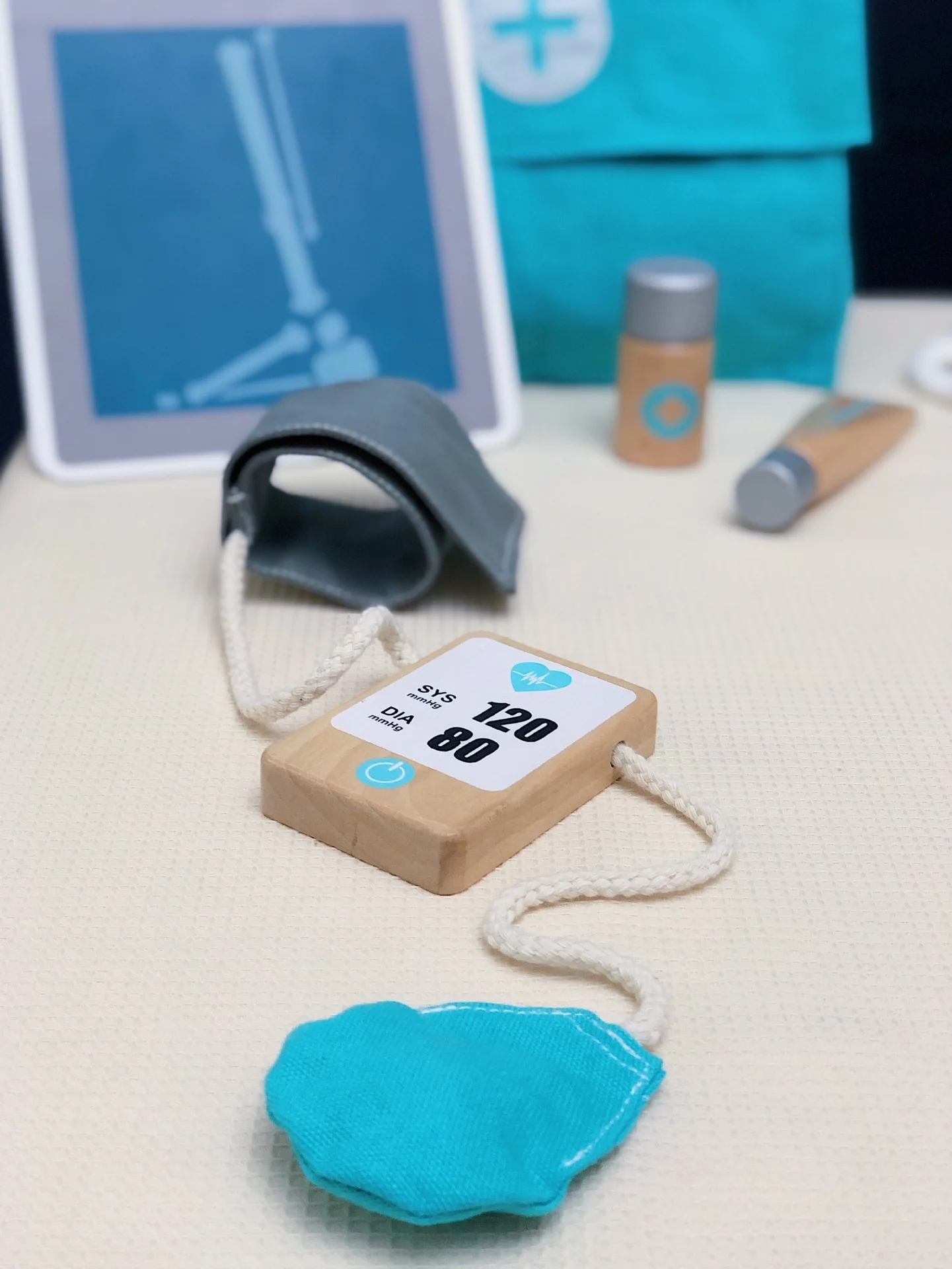 Ensemble de jouets de doctorat - Ensemble de jouets de docteur en bois ...