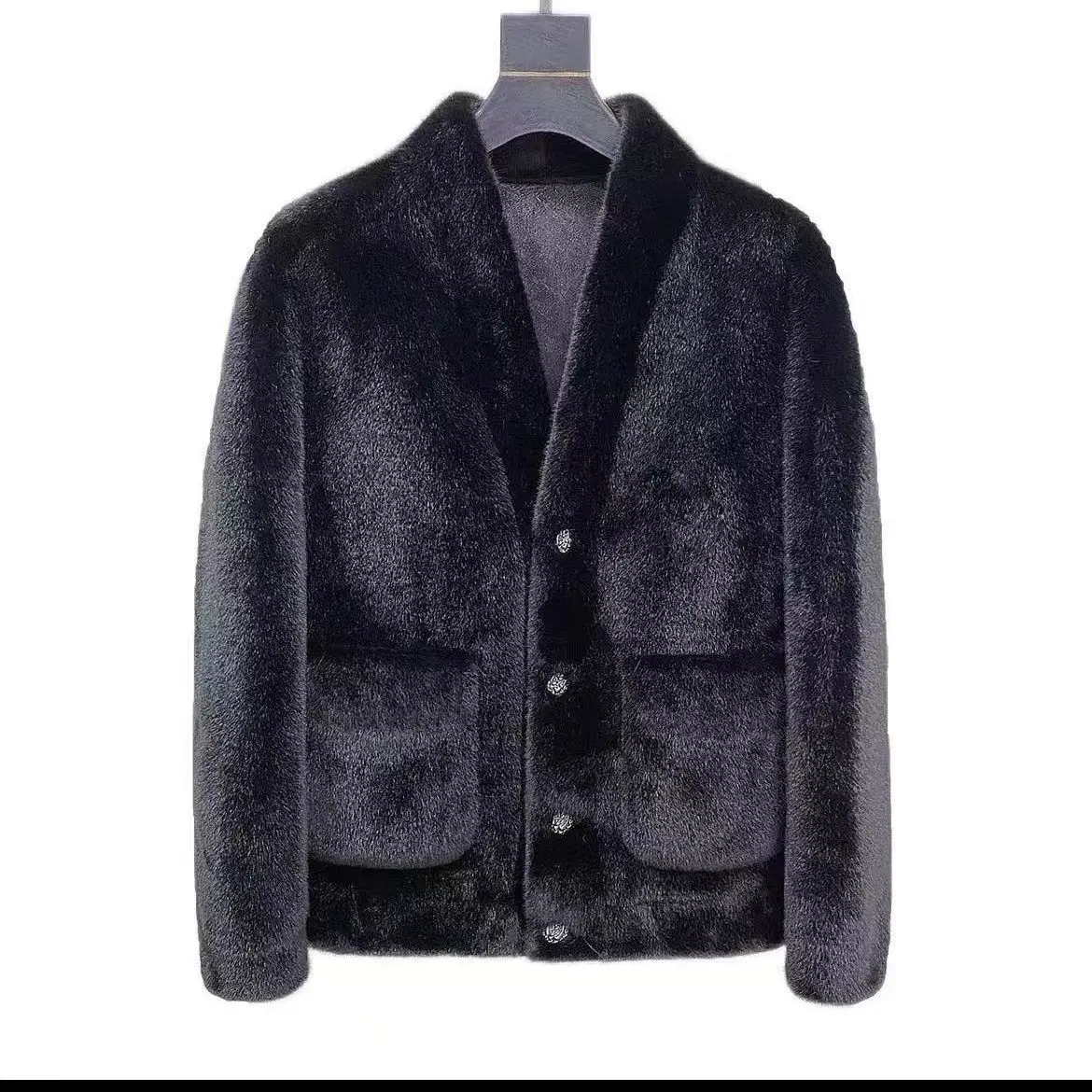 Men-s-outerwear-in-winter-is-light-and-luxurious-with-a-combination-of ...