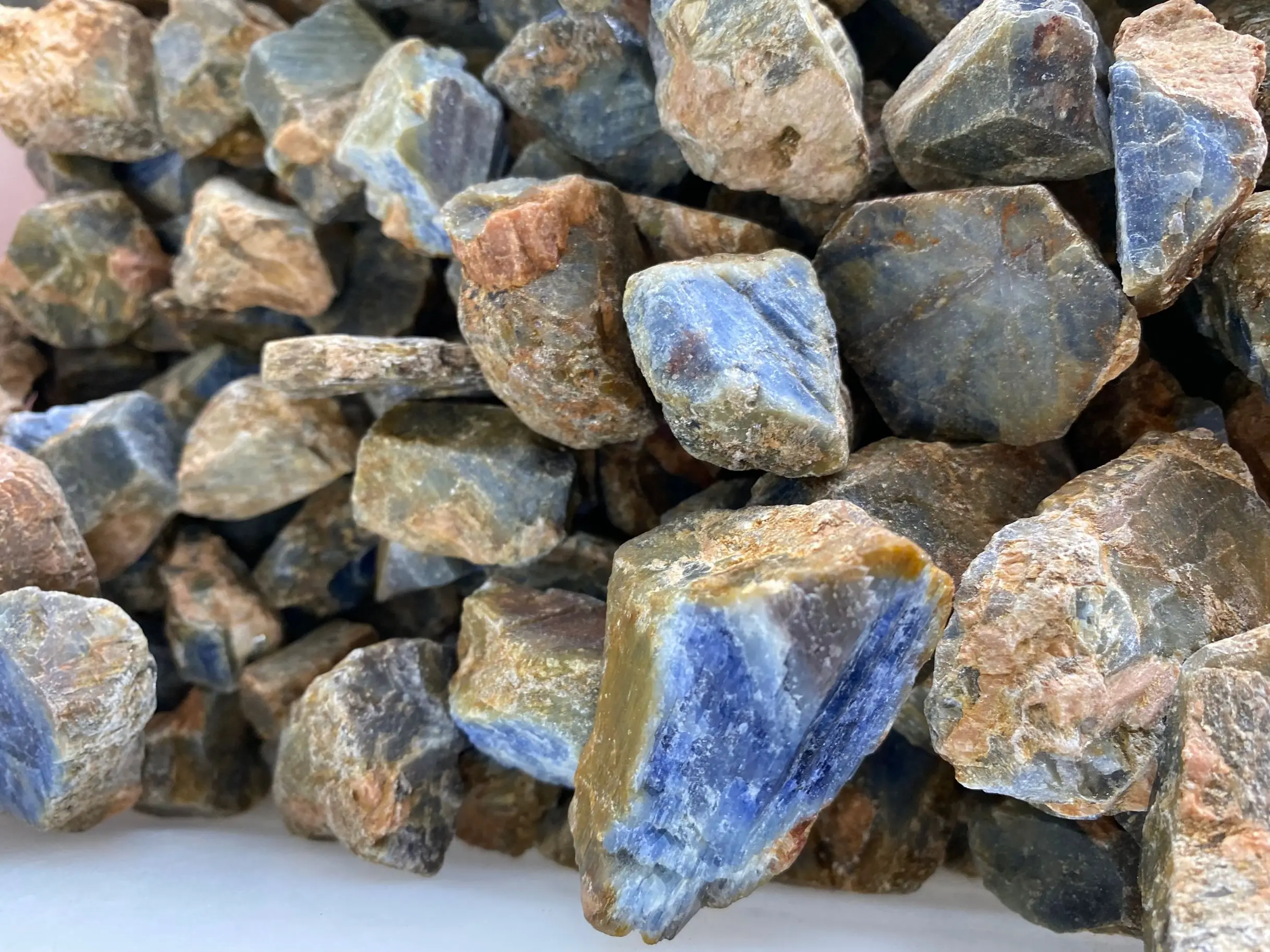 100g Rare natural stones and minerals blue corundum rough Sapphire raw ...