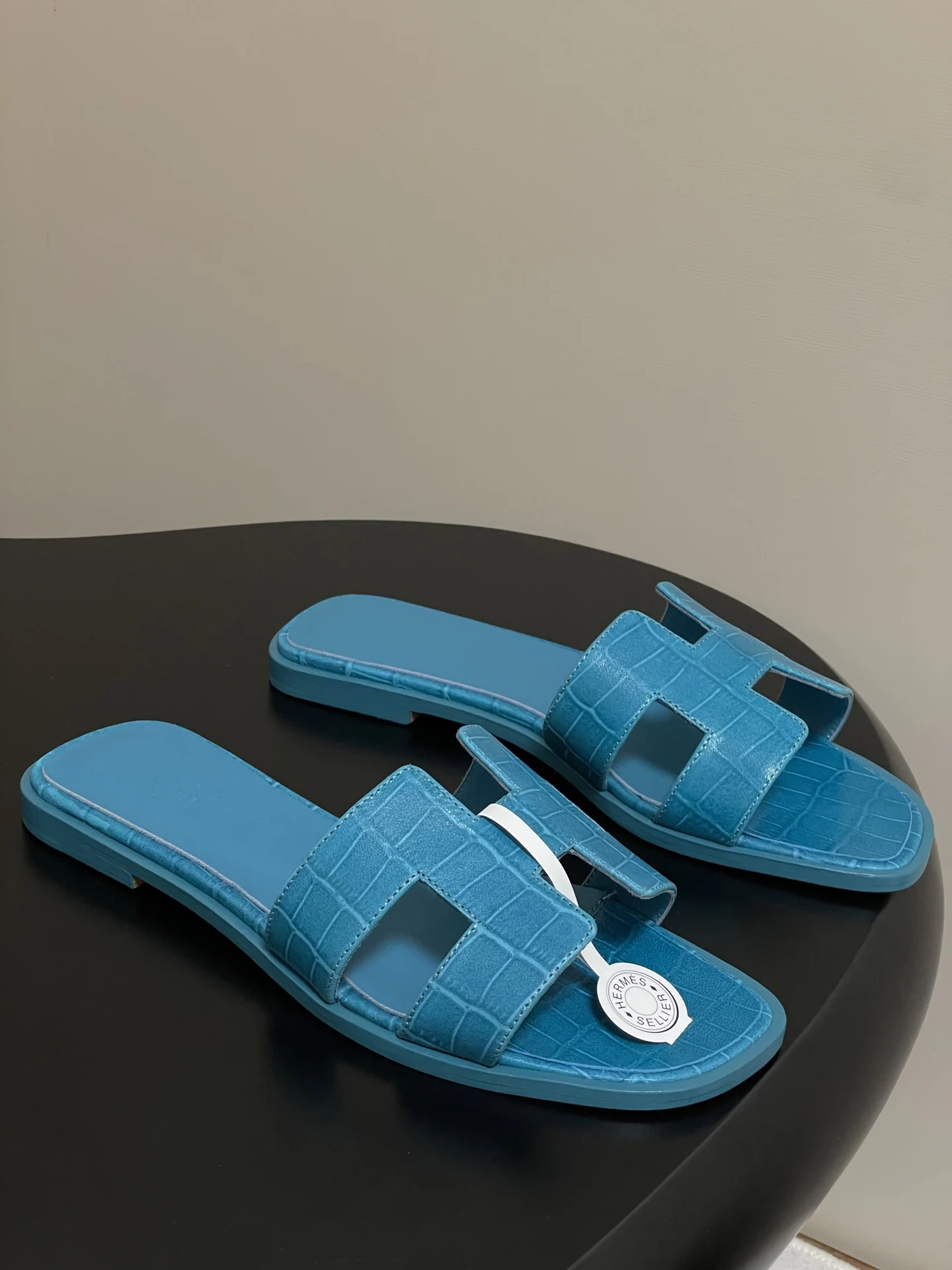 What Are Iridescent Heels and Why Are They Trending in 2025?