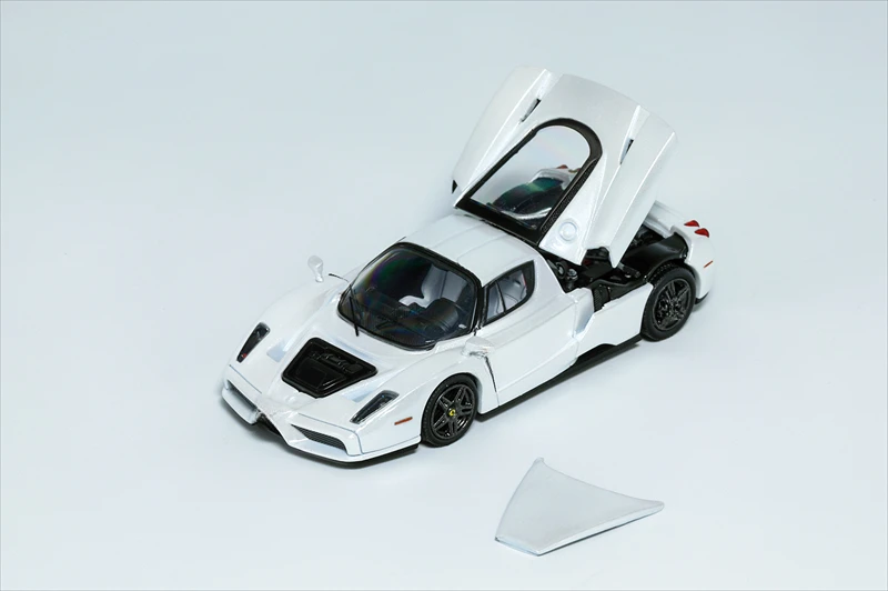 Pre-order-Kingmodel-1-64-ENZO-Metallic-white-Diecast-Model-Car.jpg