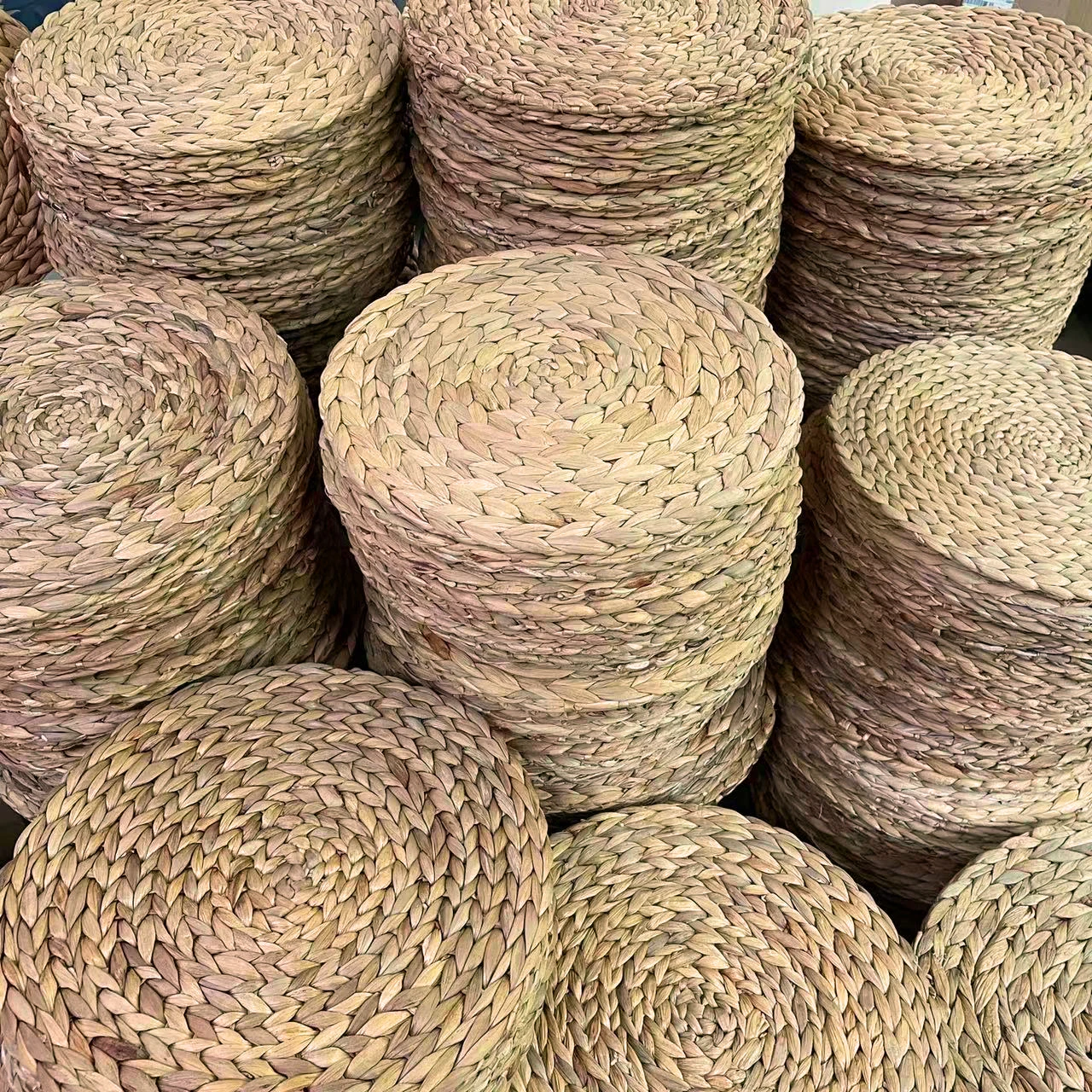 Wholesale-Natural-Round-Woven-Placemats-Wicker-Seagrass-Placemat-Rattan ...