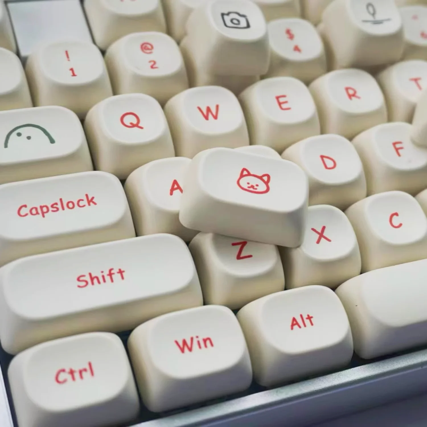 Graffiti-MOA-Keycap-Set-PBT-Small-Complete-Set-Cute-Milk-White-for ...