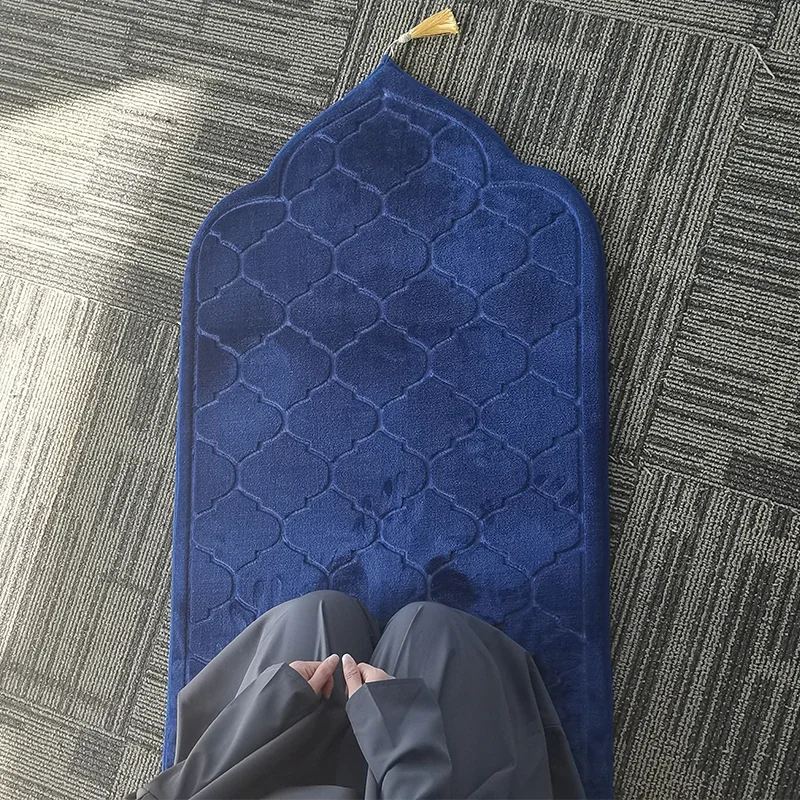 Prayer-Mat-for-Muslim-Ramadan-Flannel-Carpet-Worship-Kneel-Embossing ...