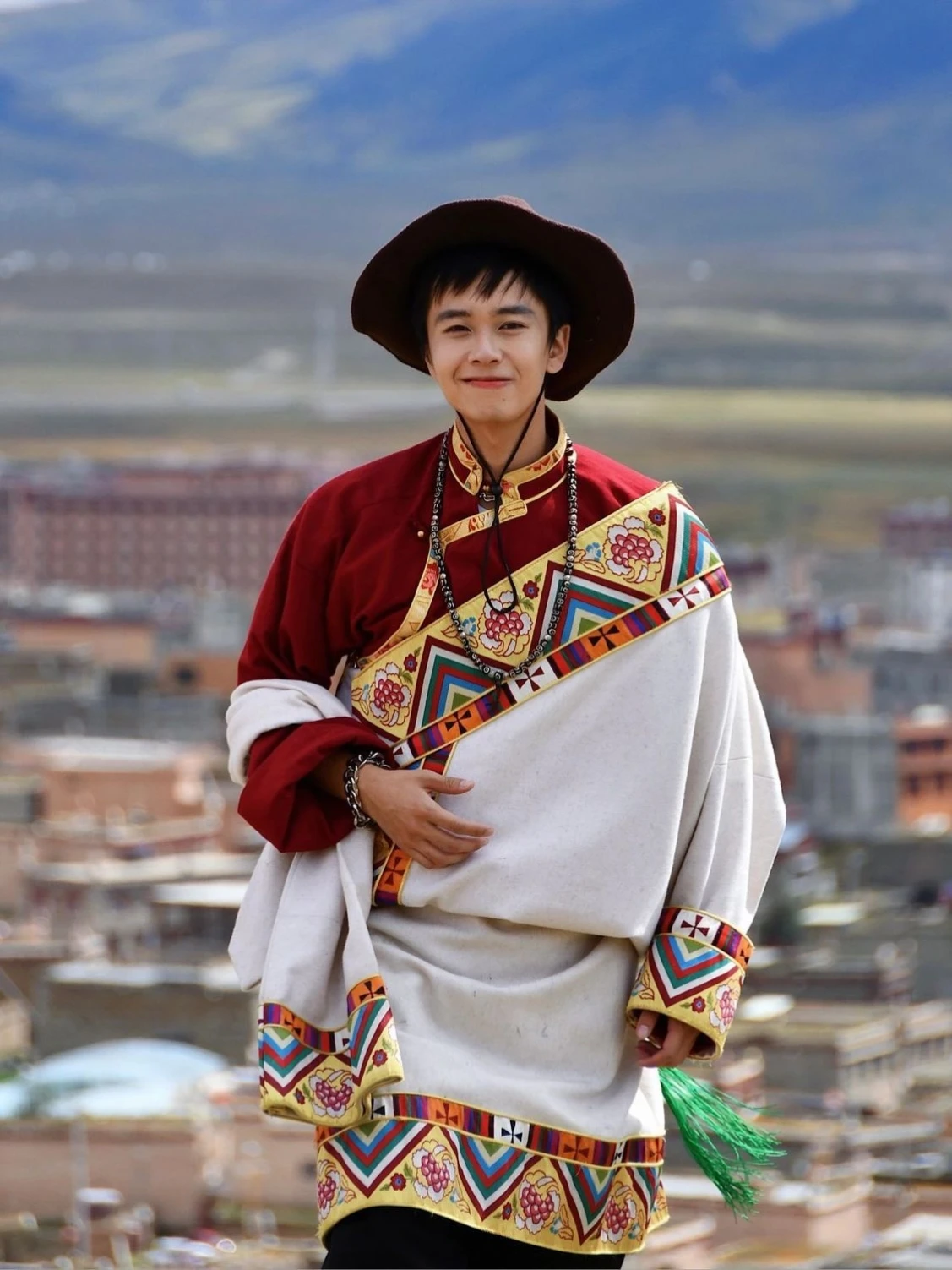 New-Tibetan-Clothing-Men-s-Robe-Trip-Shoot-Minority-Full-Set-Photo ...