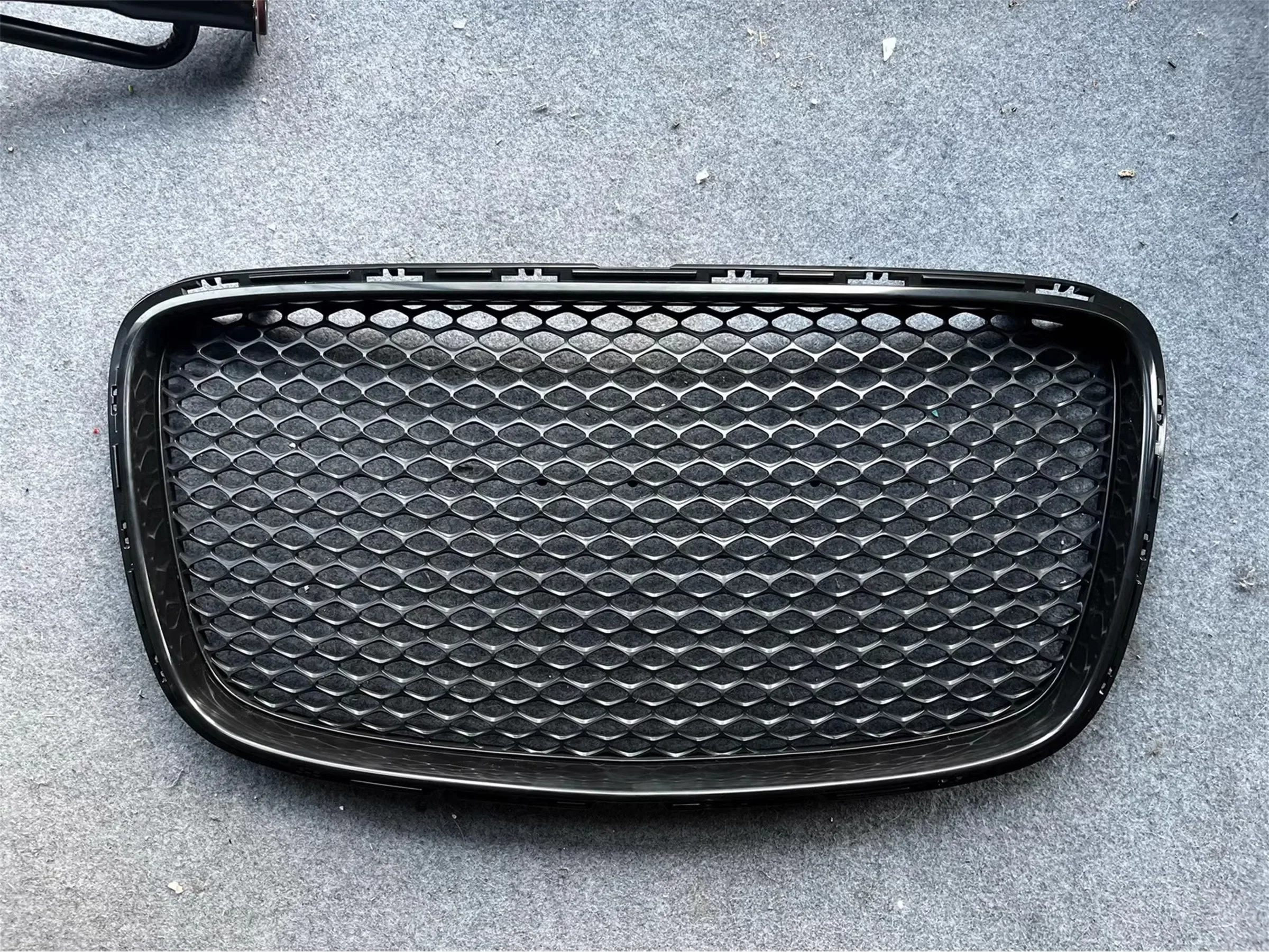 Car Front Bumper Grill Mask Radiator Grille for Chrysler 300c SRT 15-22 ...