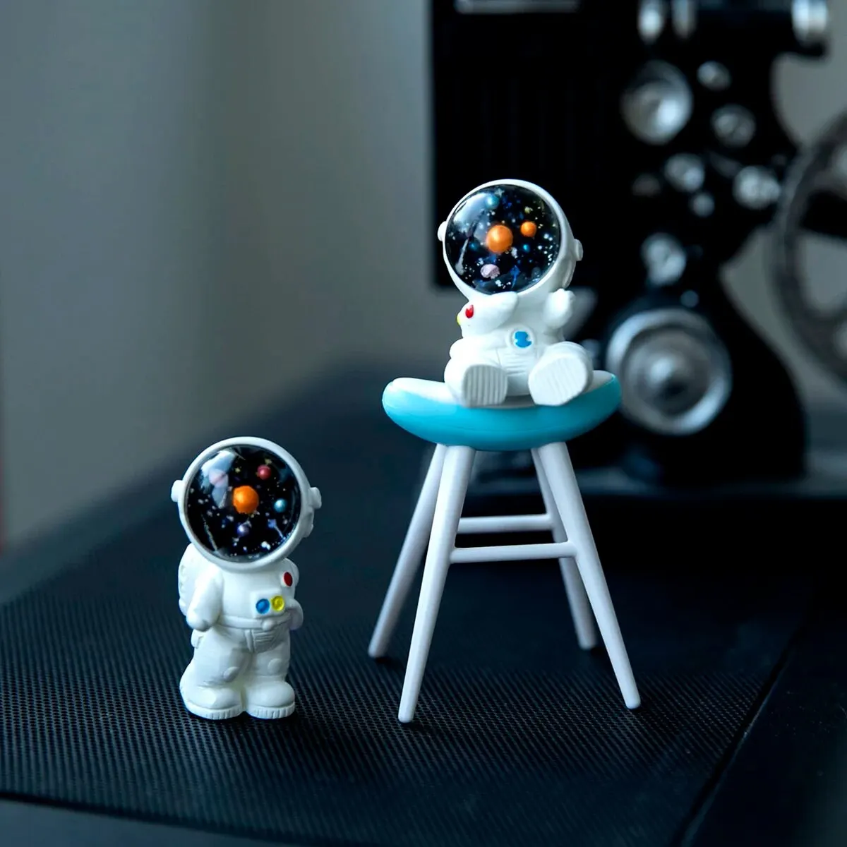 1-Set-of-3-Creative-Astronaut-Foldable-Chair-Sitting-Couple-Character ...