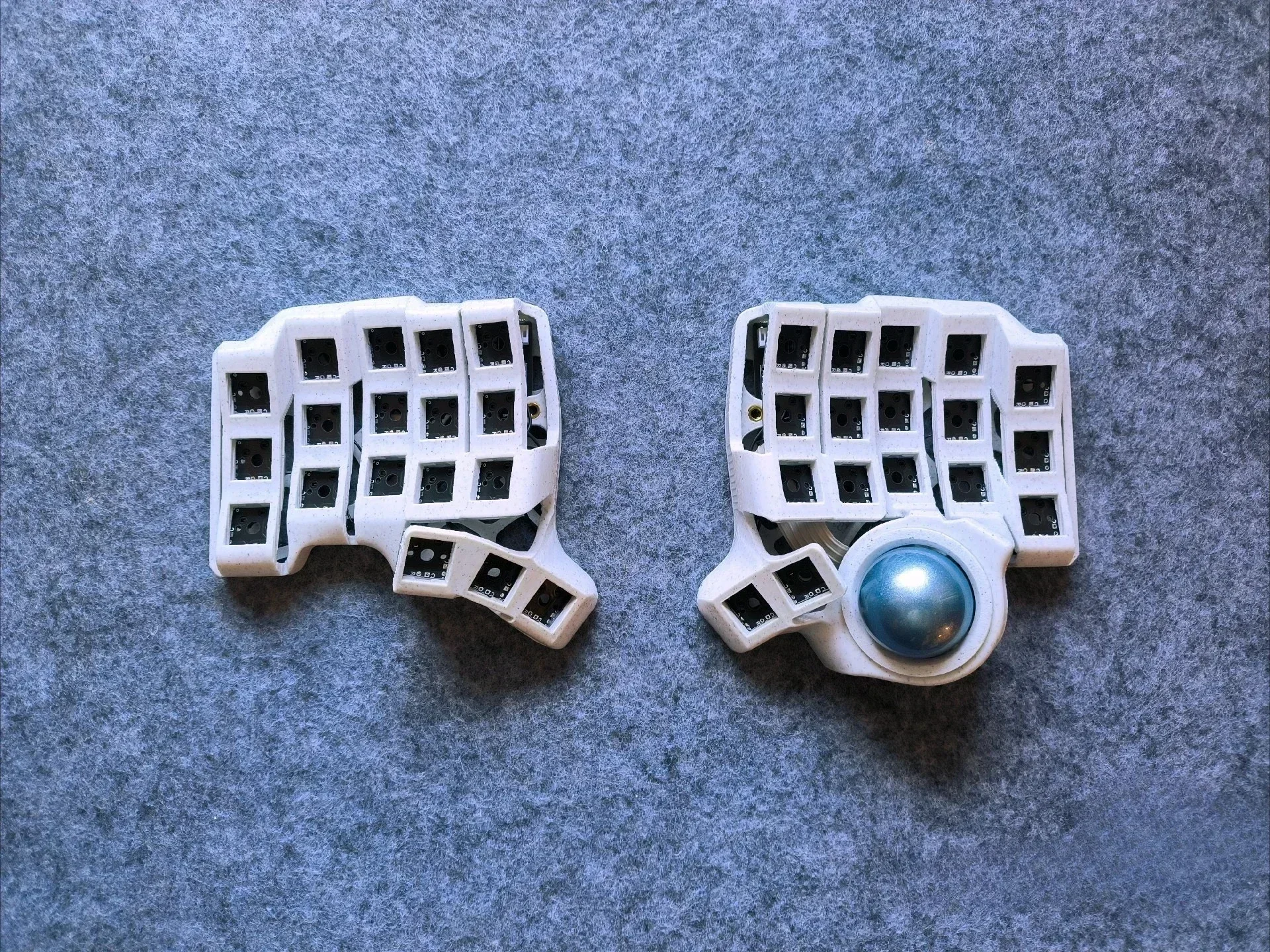 Charybdis-Nano-Curved-Split-Keyboard-Kit-3x5-with-Trackball-Custom ...