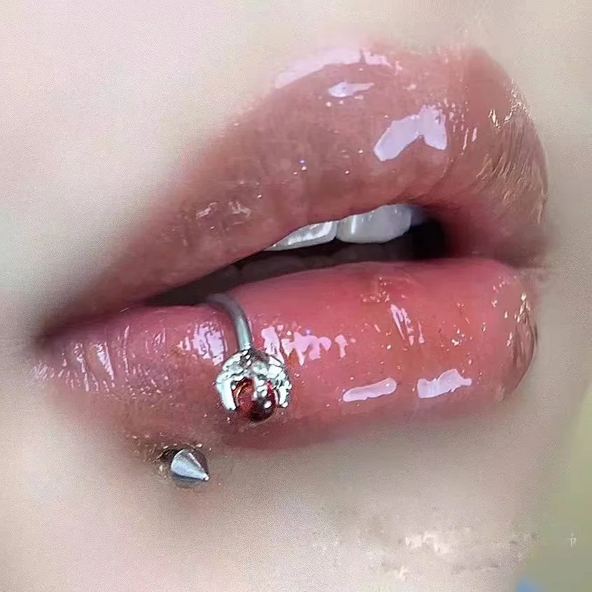 Dragon Bites Lip Piercing