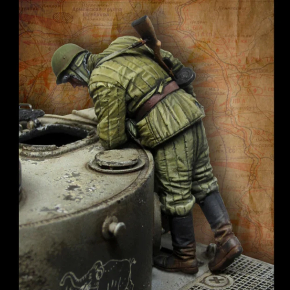 1-35-Soviet-soldier-1943-Resin-Model-figure-soldier-WWII-Military ...