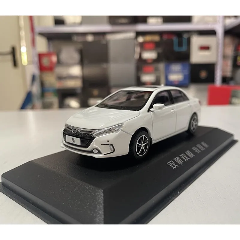 Diecast-1-43-Scale-BYD-Qin-2012-2014-New-Energy-Vehicle-Alloy-Model ...