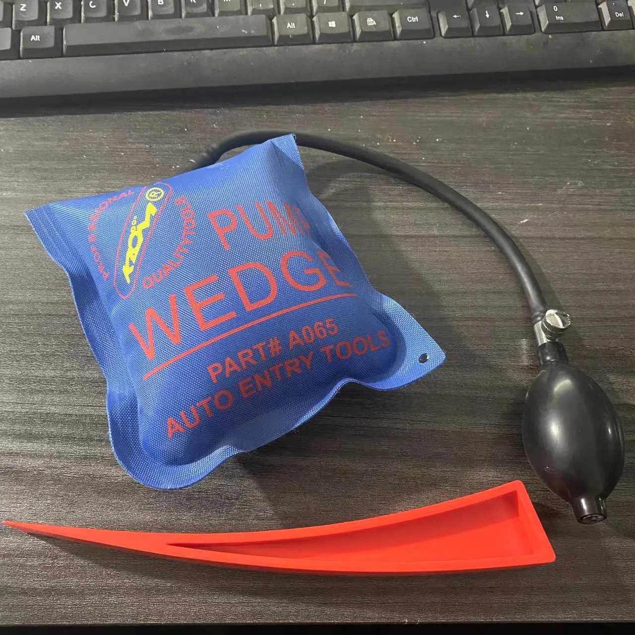 Klom Diagnostic Tool Car Air Pump Wedge Blue Medium Auto Air Wedge ...