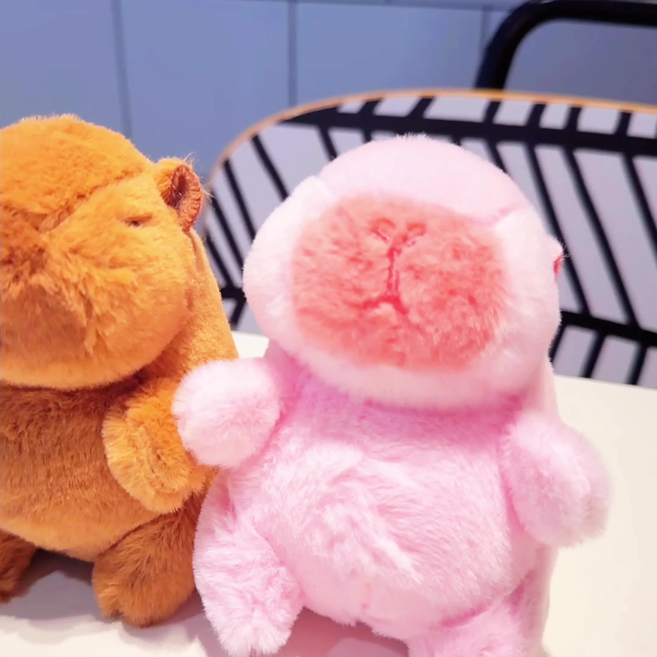 Creative-Pink-Capybara-Gentleman-Pendant-Kapibara-blow-bubble-key-chain ...