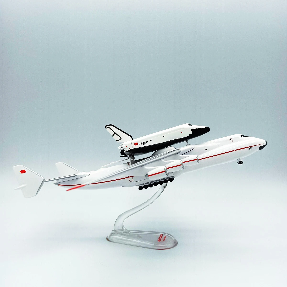 Antonov 225 Space Shuttle