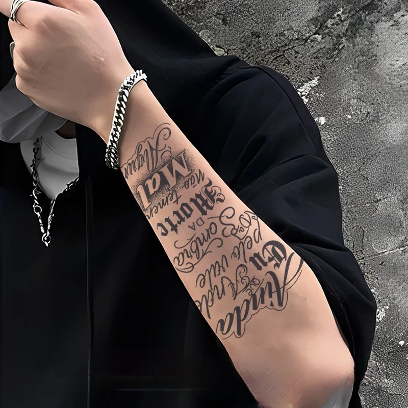 Das Wort Schönes Tattoo