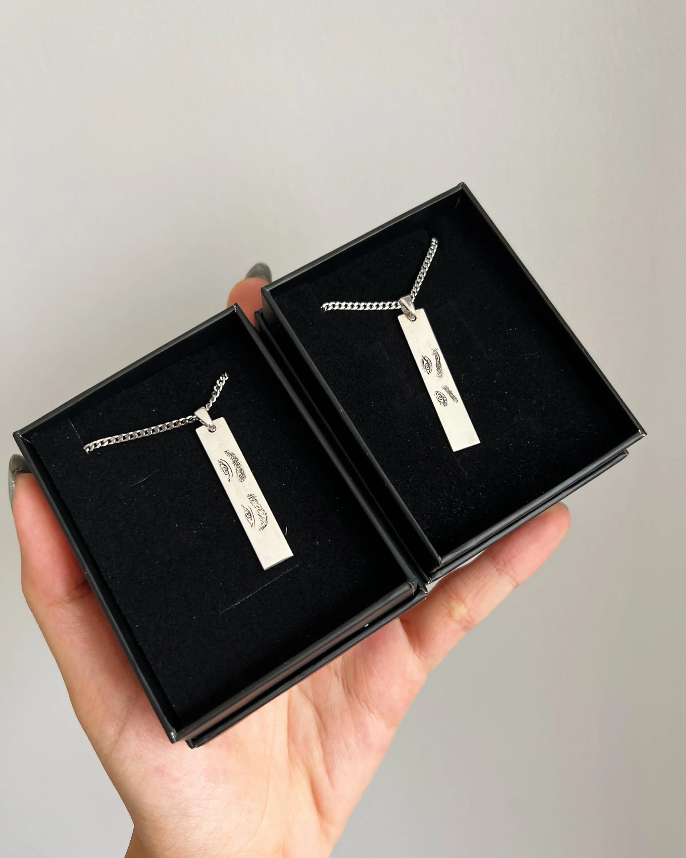 Personalized-Eyes-Engraved-Picture-Necklace-Custom-Eyes-Engraving-Photo ...