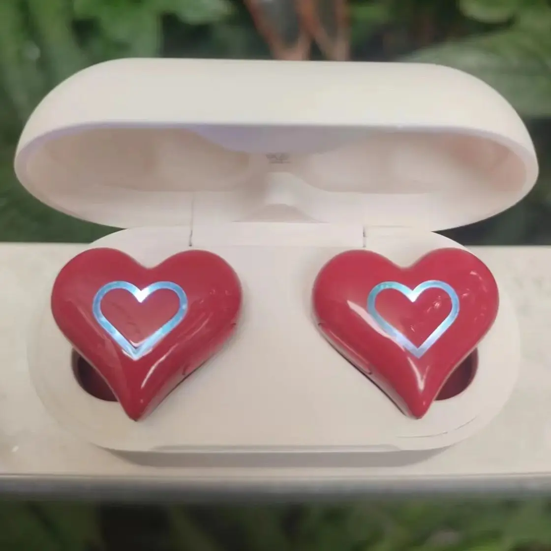 New-LED-Heartshaped-Earbuds-Bluetooth-Wireless-Headphones-woman ...