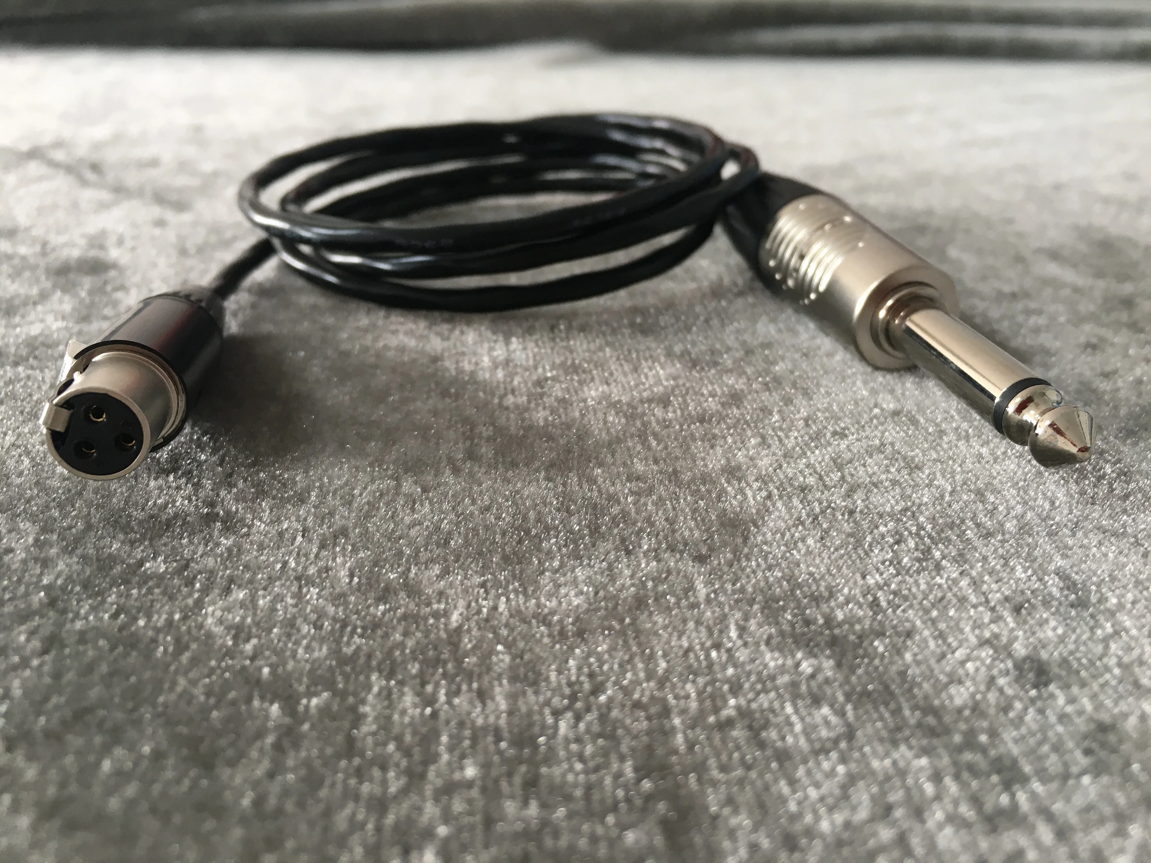 AKG-guitar-CABLE-with-SWISS-REAN-2-pole-1-4-professional-phone-plug ...