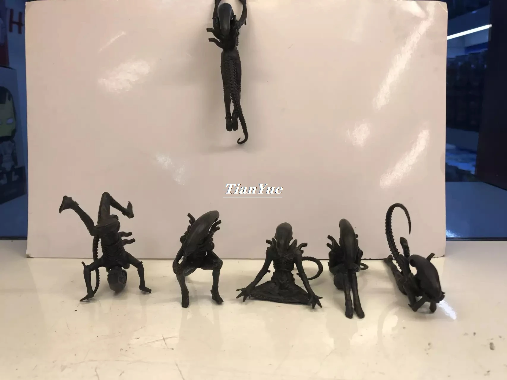 Anime-Alien-s-daily-life-6pcs-set-Different-postures-Action-Figure-toy ...