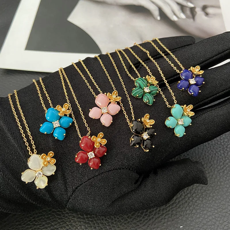 Collier-design-fleur-multi-documents-pour-femme-nacre-naturelle ...