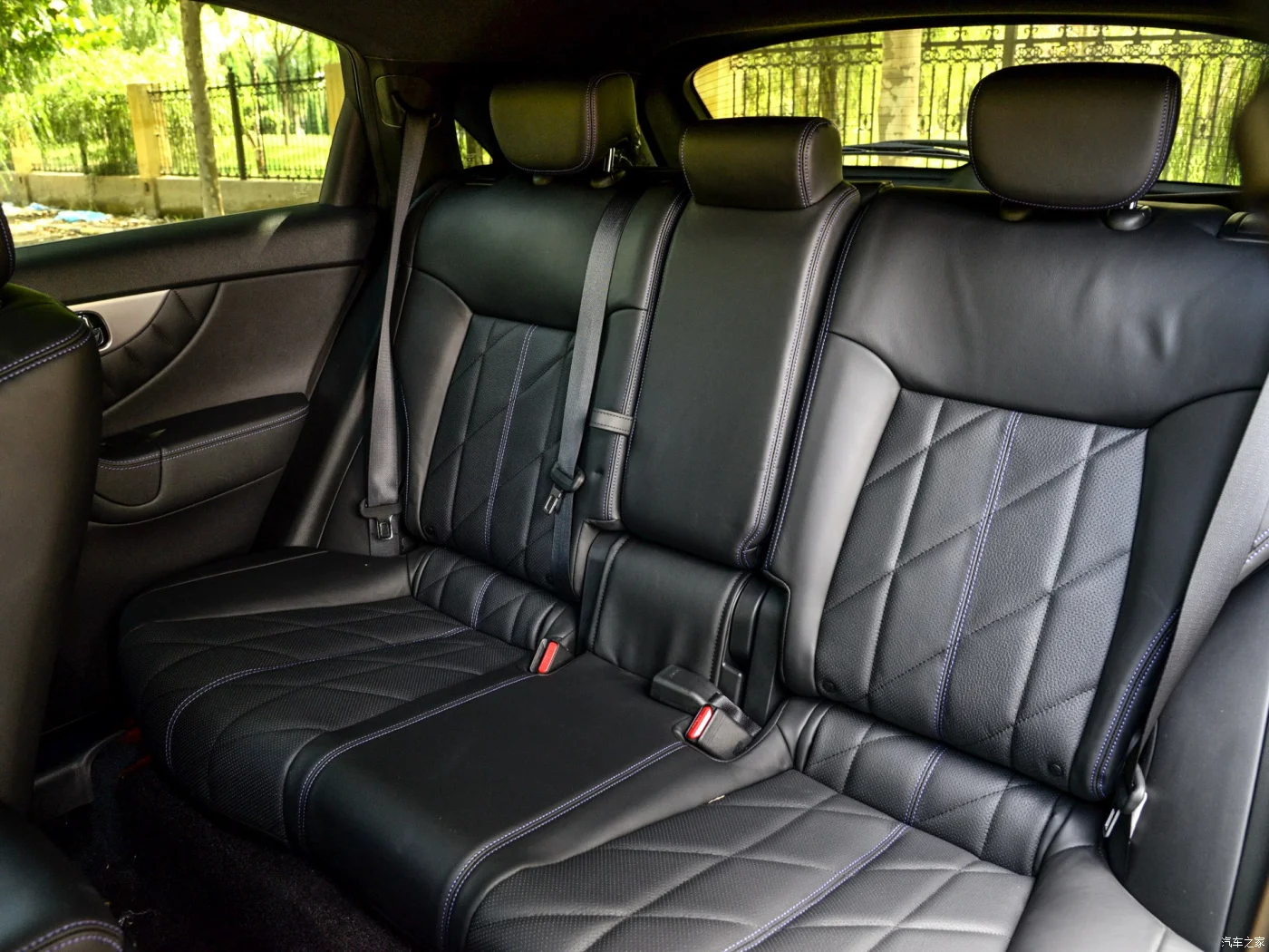 Infiniti Qx70 2022 Interior