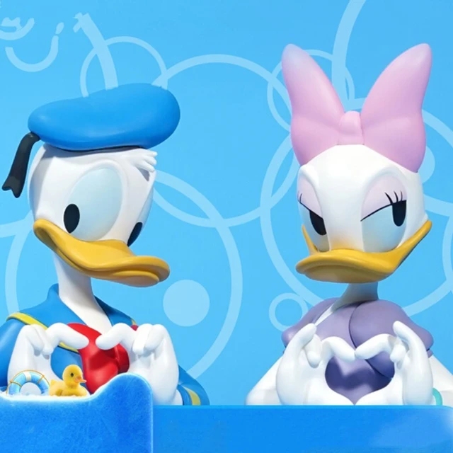Donald Duck And Daisy In Love