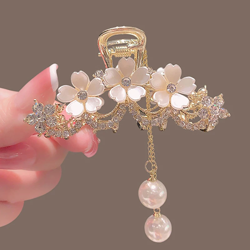 Elegant-Diamond-encrusted-Pearl-Jasmine-Flower-Tassel-Claw-Clip-Metal ...