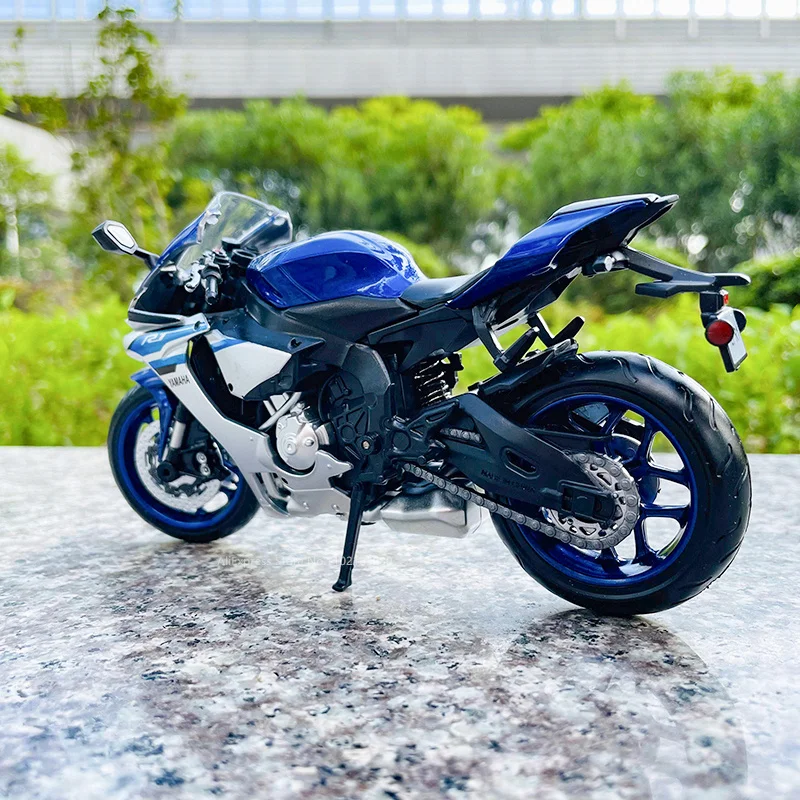 Yamaha R1 Blue And White