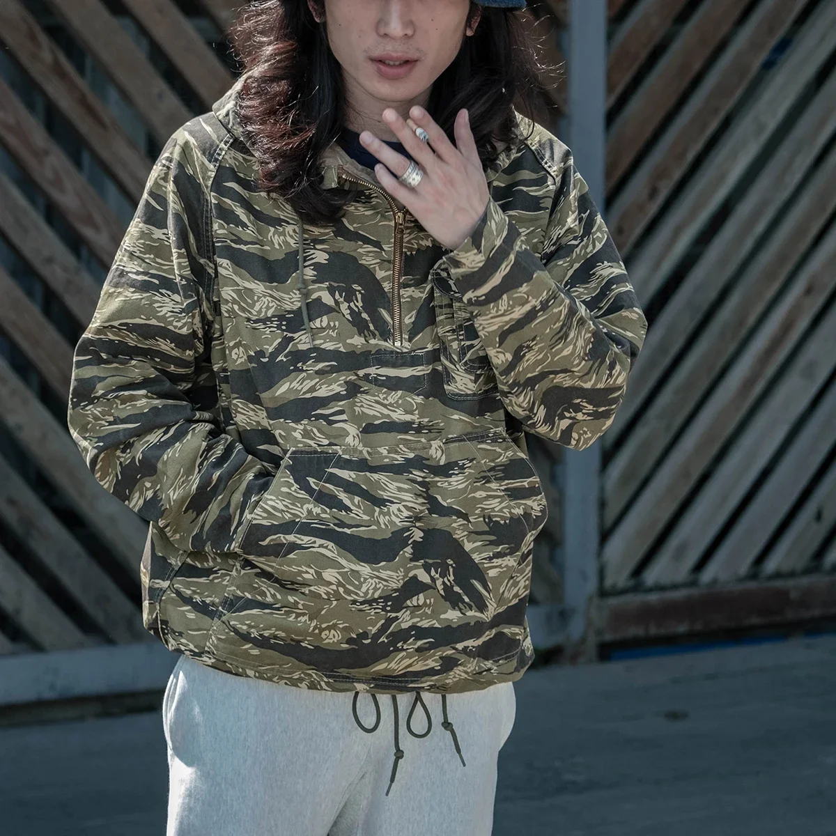Non Stock Golden Tiger-Stripe Camouflage Pullover Men's Set-In Sleeve ...