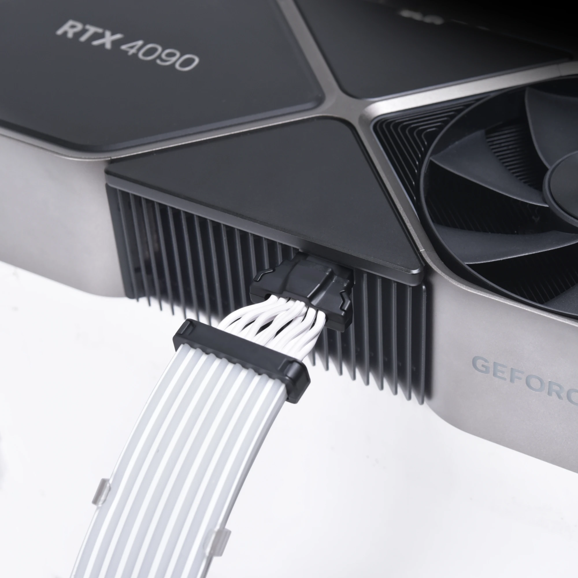 Lian-Li Addressable RGB Strimer Plus V2 12VHPWR (12+4pin to 12+4pin, 8 ...