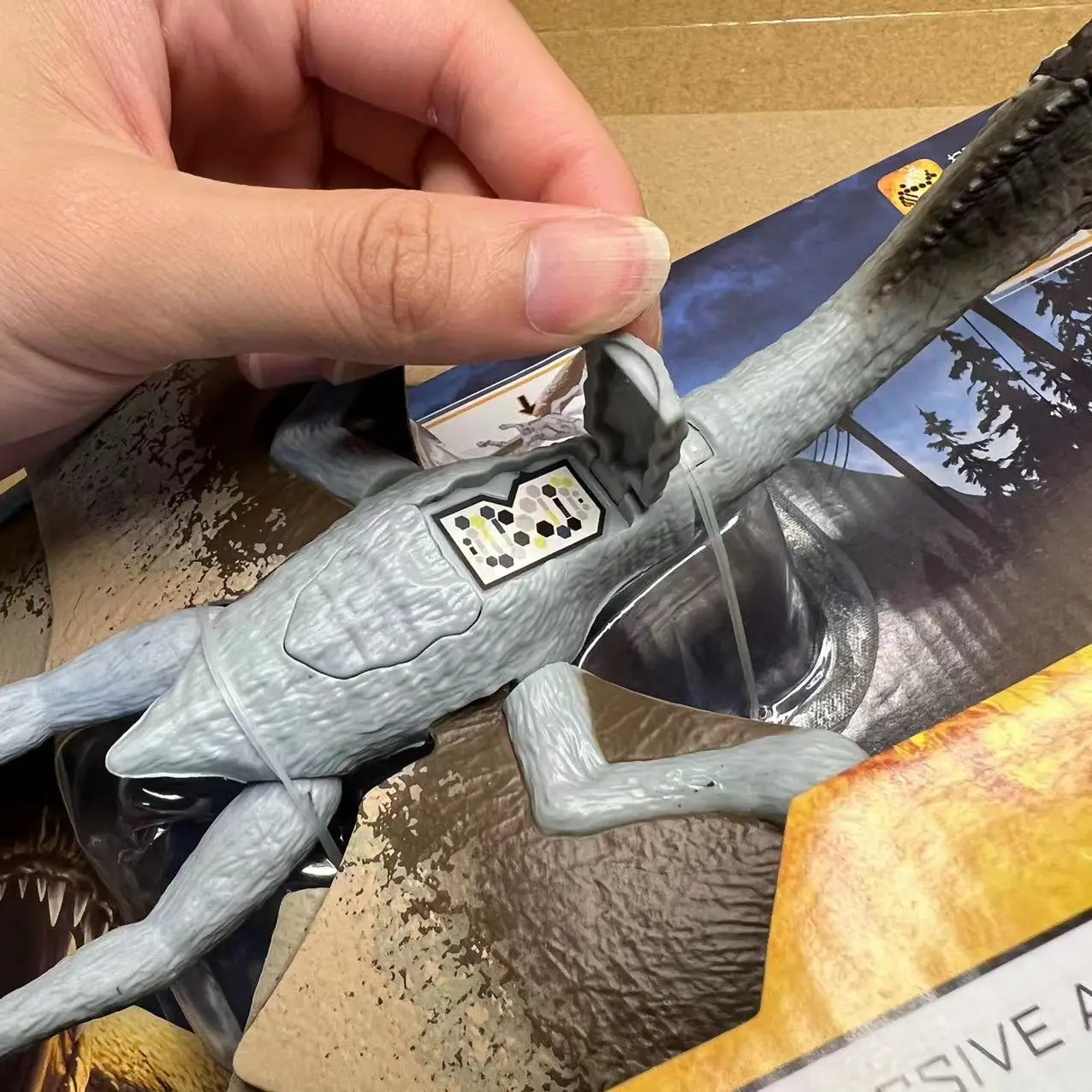 Mattel Jurassic World Massive Action Yangchuanosaurus