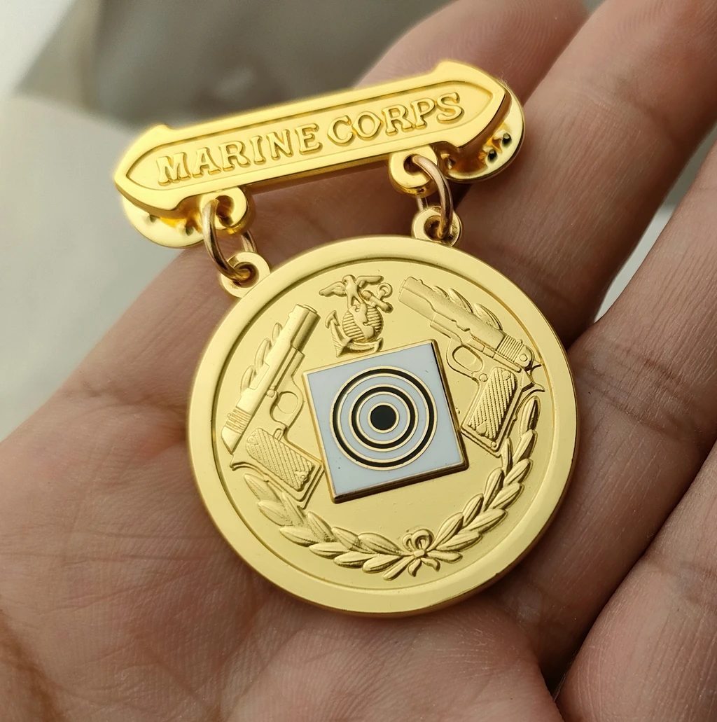 Alex MILITARY METAL US Marine Corps Division Rifle Marksman Shot badge ...