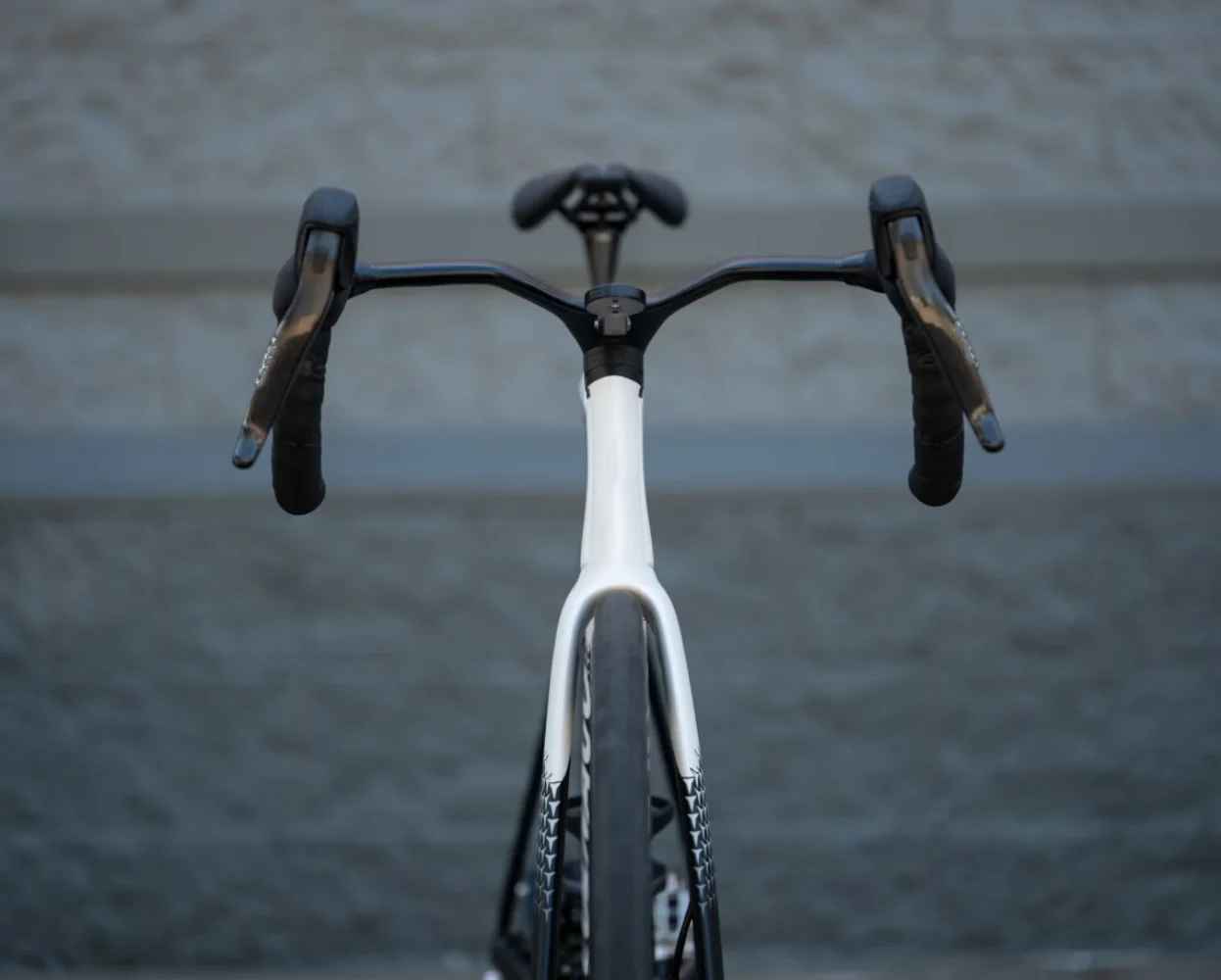 All-around road bike carbon frame Internal cable routing compatible ...