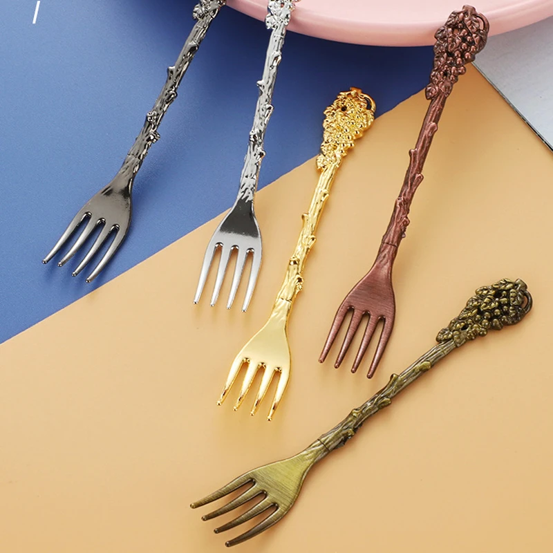 5-Styles-Embossed-Long-Handle-Fork-Retro-Dessert-Fruit-Cake-Snack-Salad ...
