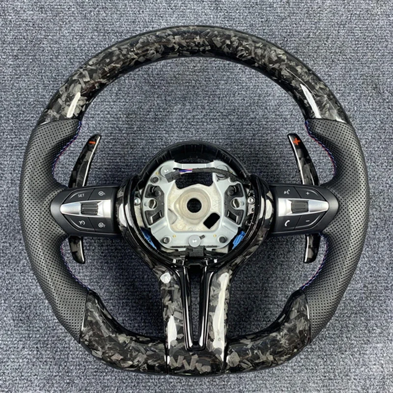 Volante-de-fibra-de-carbono-com-couro-perfurado-personalizado-BMW-2-3-4-5-s-ries.jpg