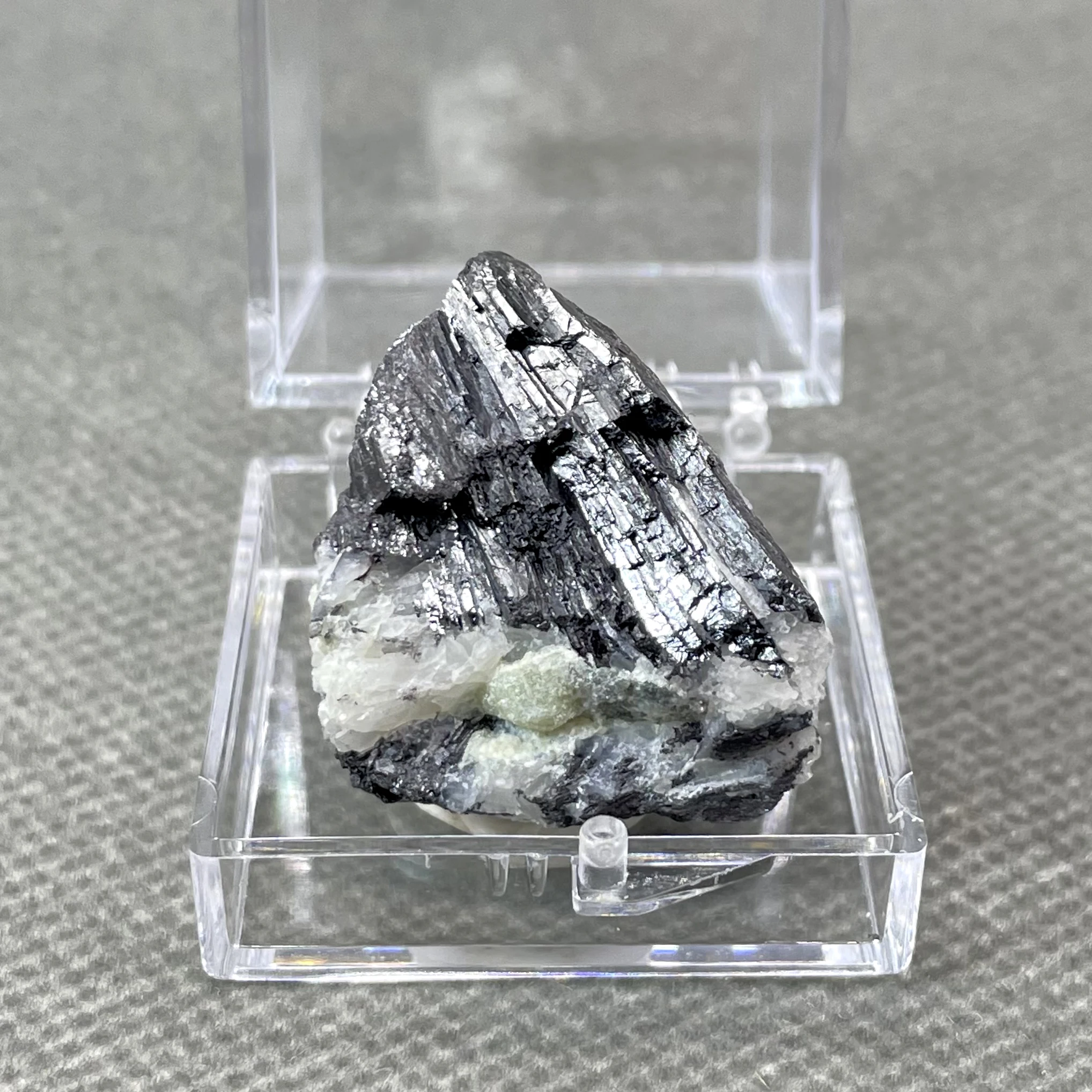 NEW-100-natural-Wolframite-mineral-specimen-stones-and-crystals ...