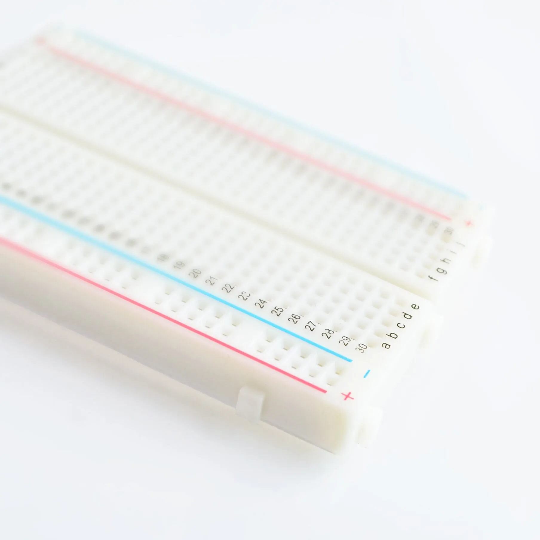 China Low Price 400 Tie Point Interlocking Solderless Breadboard ...