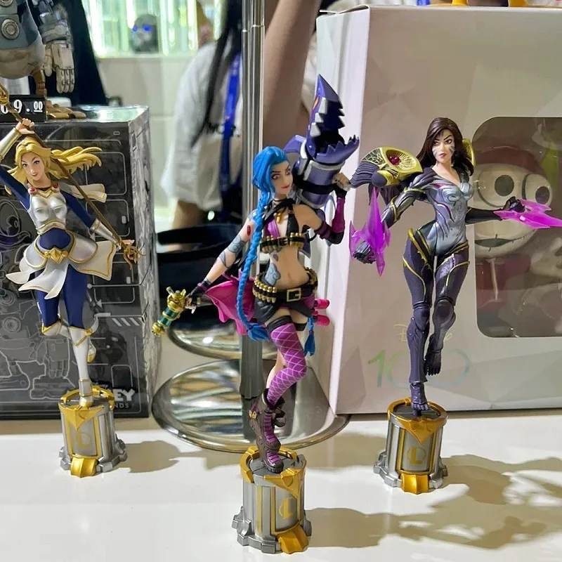 Figuras-de-acci-n-de-la-Liga-de-Leyendas-22cm-Luxanna-Crownguard-Lux ...