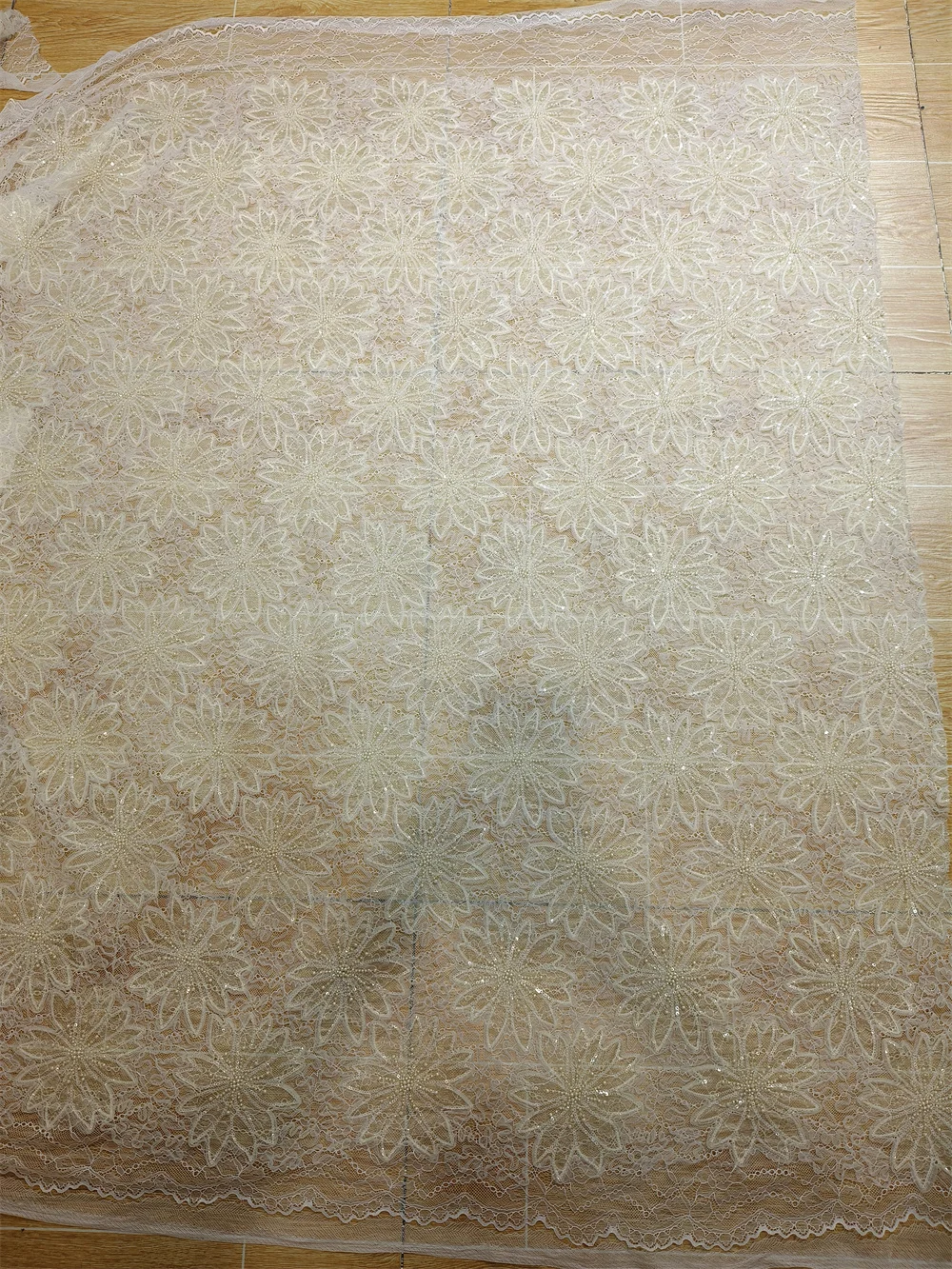 Latest-Design-Fabric-Africa-Beauti-High-Quality-Handmade-White ...