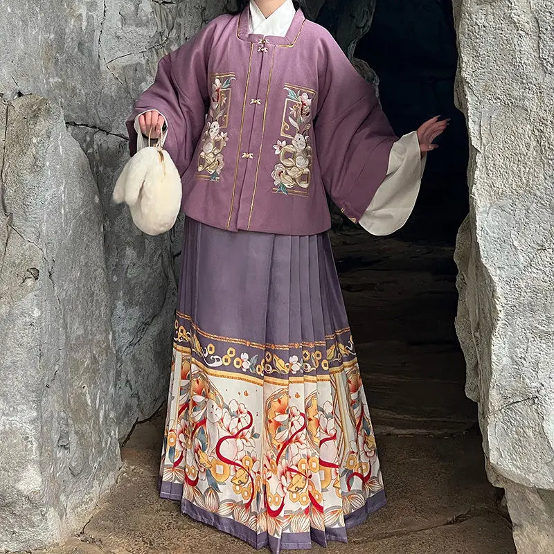 Dynasty Ming conjunto completo de tres piezas Hanfu, Top de media manga ...