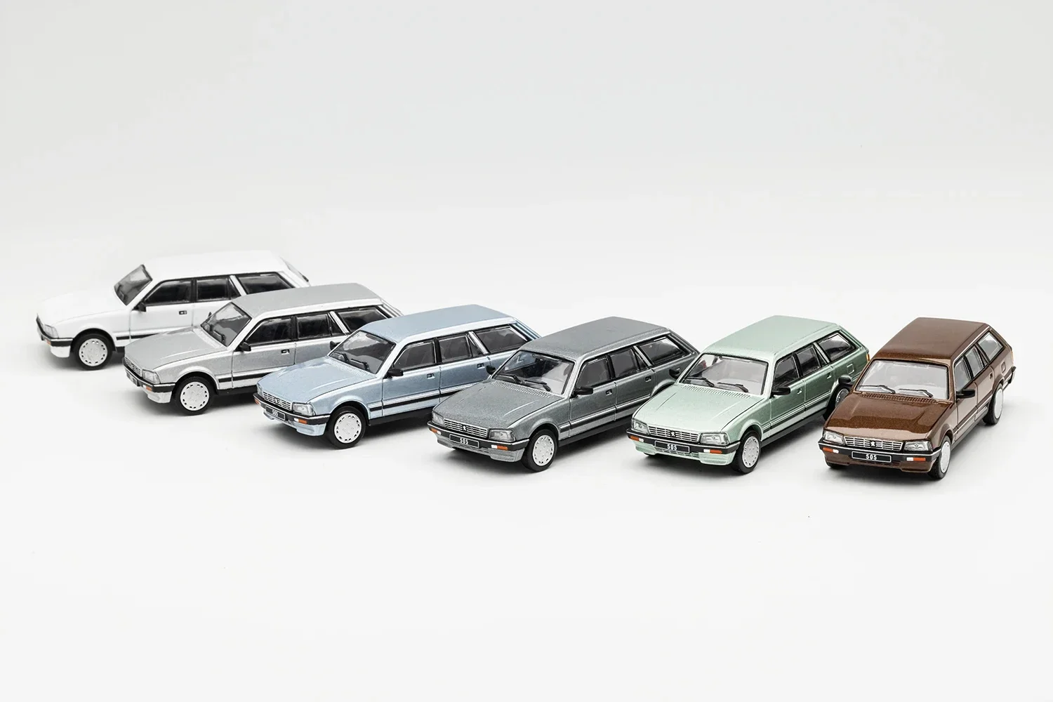 DCT-1-64-Peugeot-505-SW-ALL-COLOR-Diecast-Model-Car.jpg