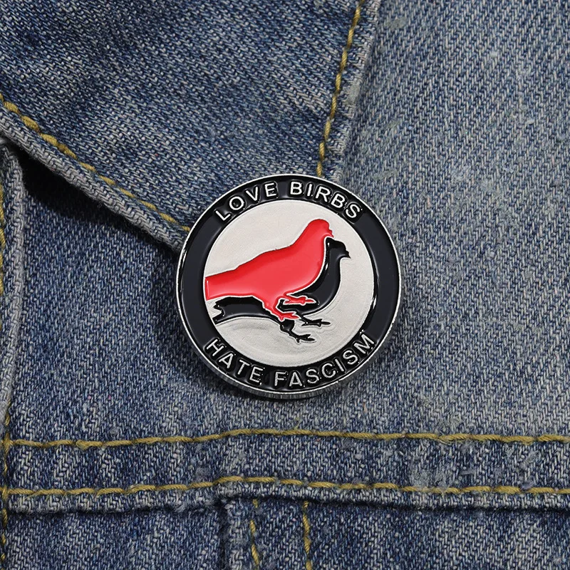 Pin-de-esmalte-creativo-de-amor-Birbs-Hate-Fascism-bot-n-de-acci-n ...