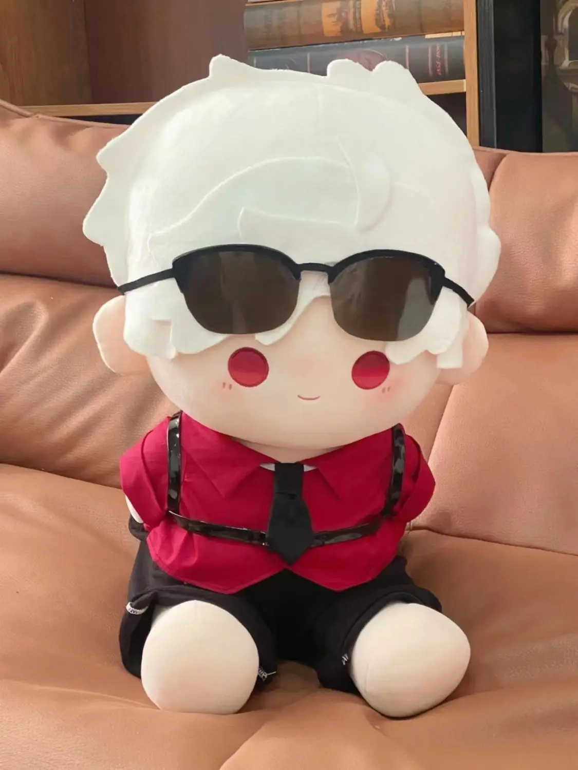 Game-Love-and-Deepspace-Sylus-Qin-Che-Anime-Cosplay-Sitting-Posture ...