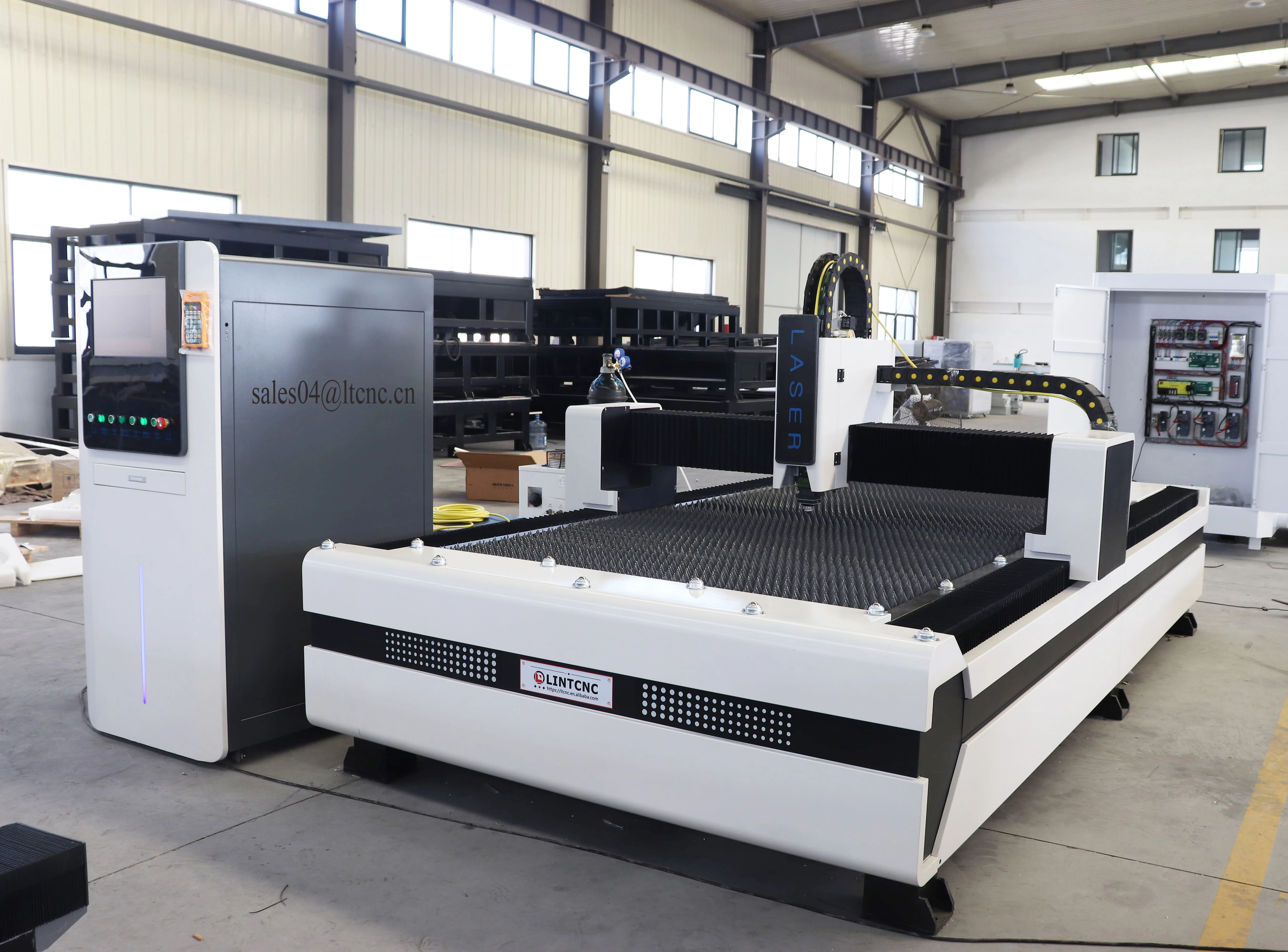 고출력 및 속도 CNC 프레임 3000*1500mm 1kw 2kw 3kw 섬유 레이저 절단기, 3mm 스테인레스 스틸 금속판 ...