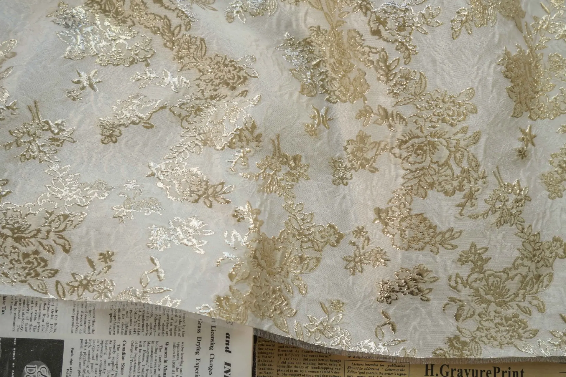 Embossed-Jacquard-Fabric-Bronzing-Gold-Royal-Floral-Design-Sewing ...
