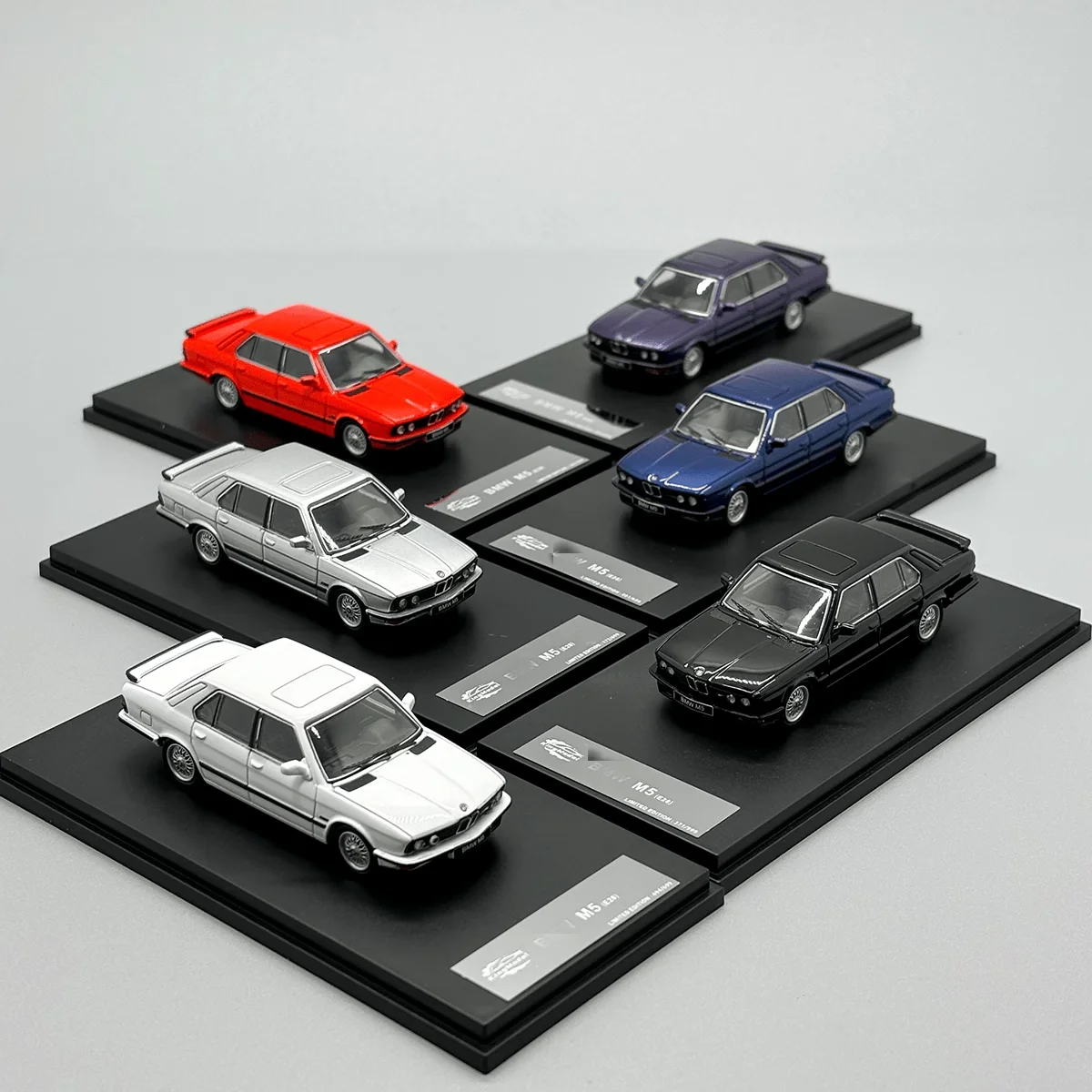 M5-Diecast-Model-Car-Collection-Edi-o-limitada-Hobby-Toys-1-64.png