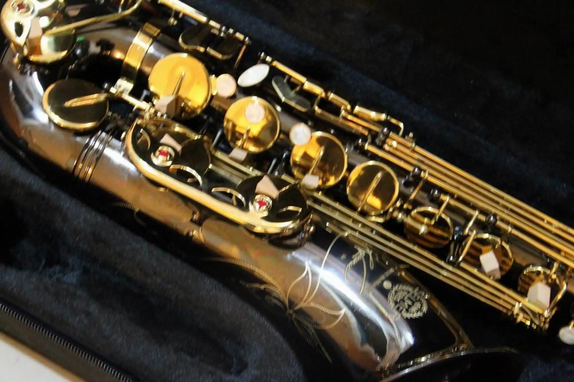 New-Black-Nickel-Gold-Keys-Tenor-Sax-w-Case-111219.jpg