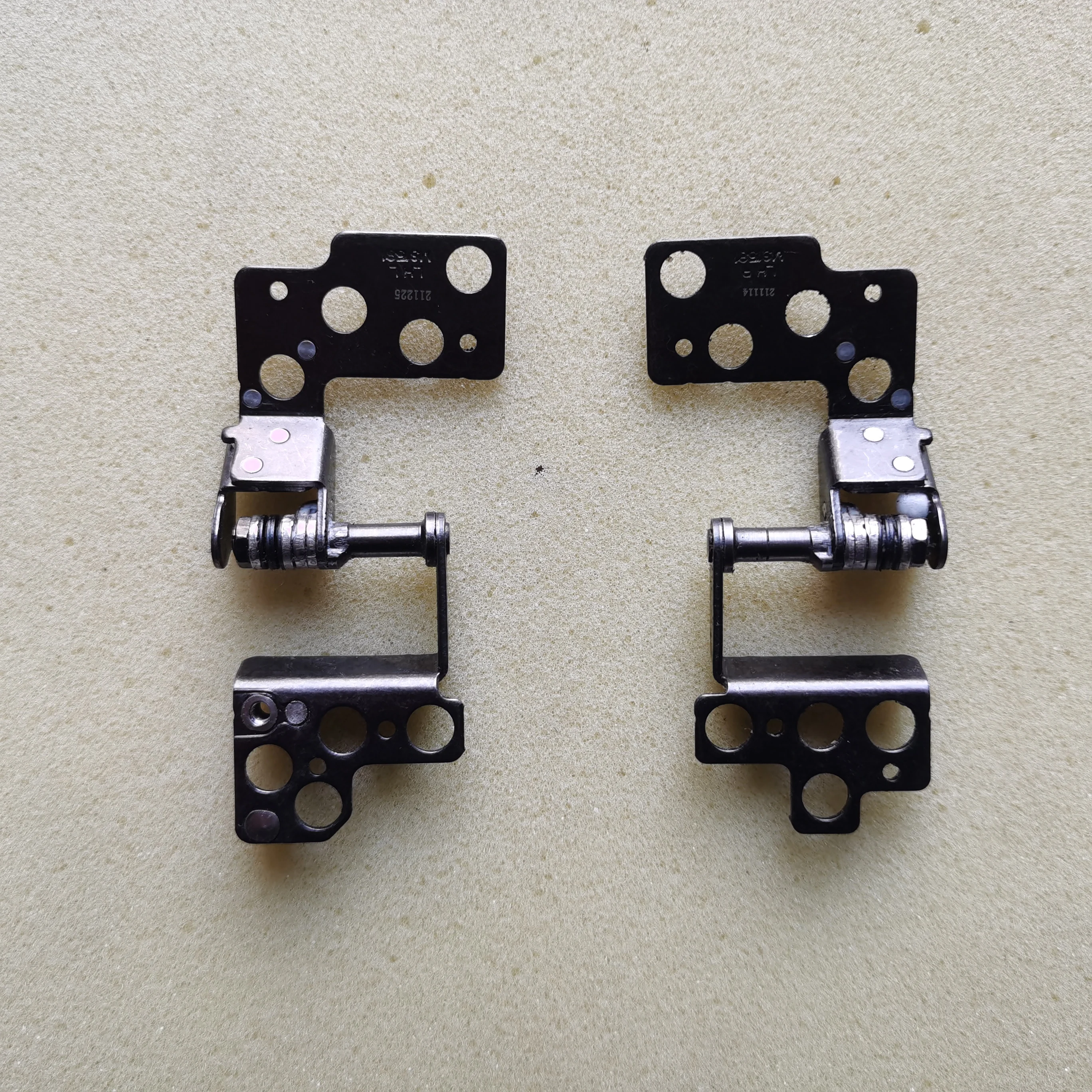 New-laptop-lcd-hinge-for-MSI-Katana-GF66-11UE-11UG-MS-1581-MS-1582-pair.jpg