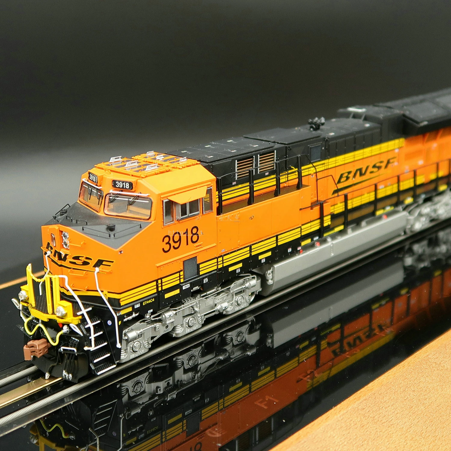 HO-1-87-Train-Model-American-SCALETRAINS-ESU-Digital-Sound-Effect-GE ...