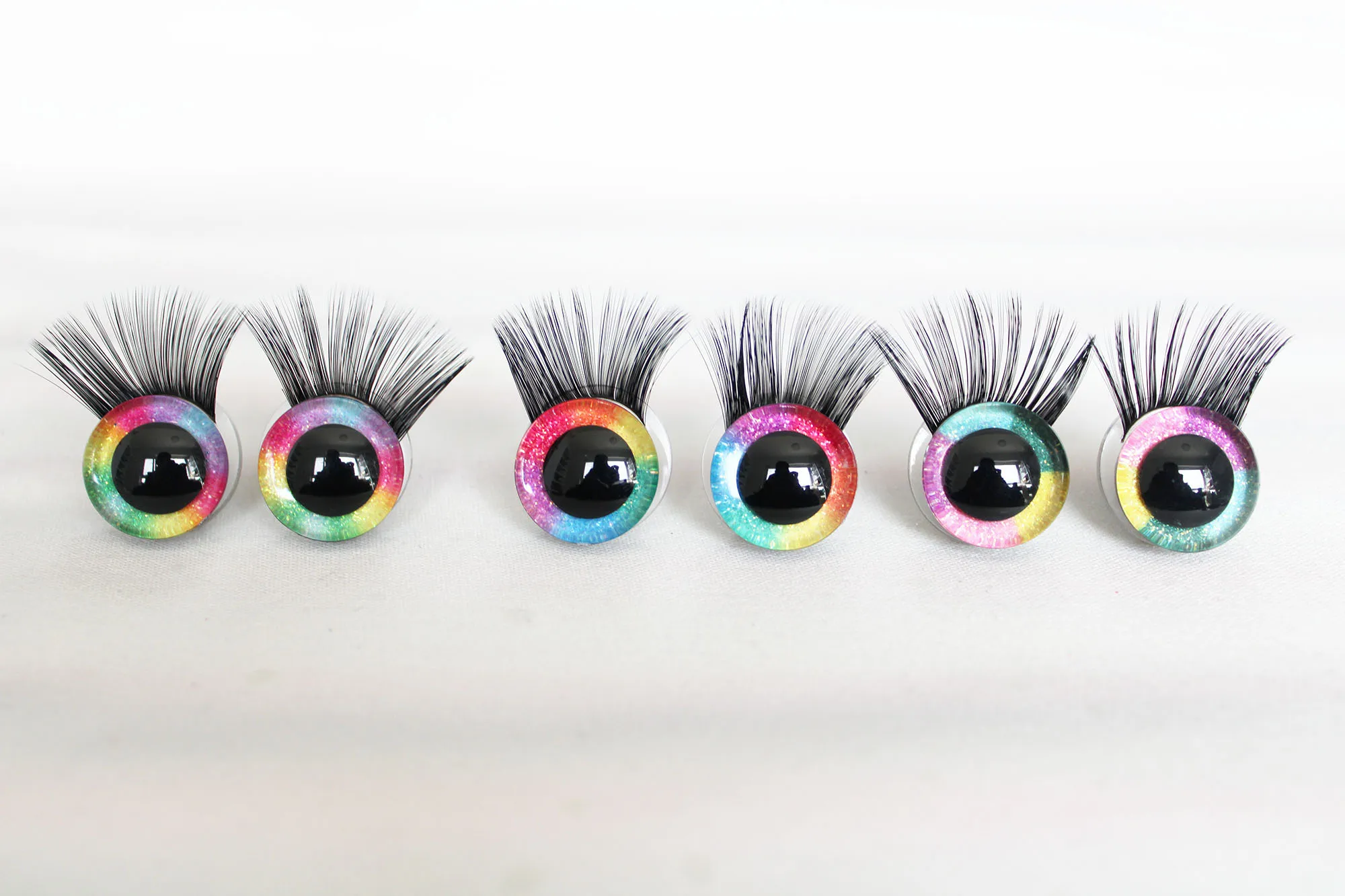 Big Googly Eyes With Eyelashes